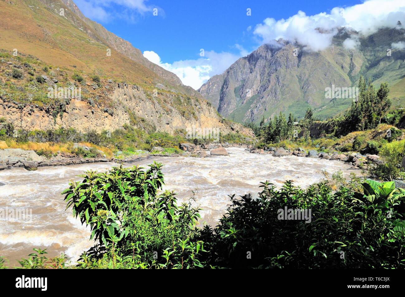 Río Urubamba Peru Stock Photo - Alamy