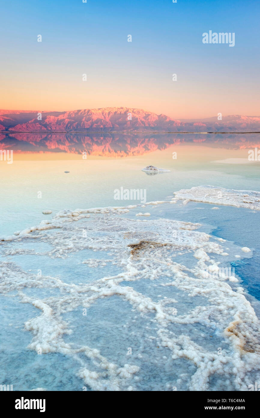 Dead sea israel salt formations hi-res stock photography and images - Alamy