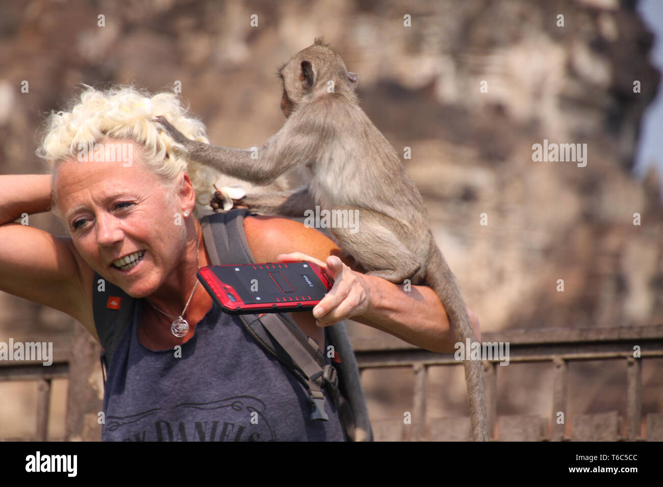 Woman and monkey attack hi-res stock photography and images - Alamy