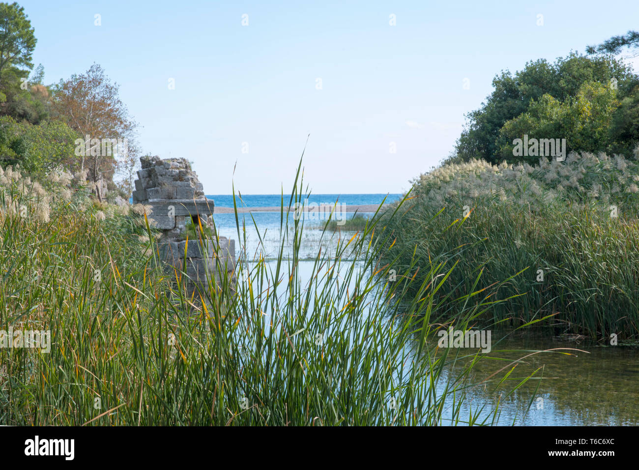 Flussmundung ins meer hi-res stock photography and images - Alamy