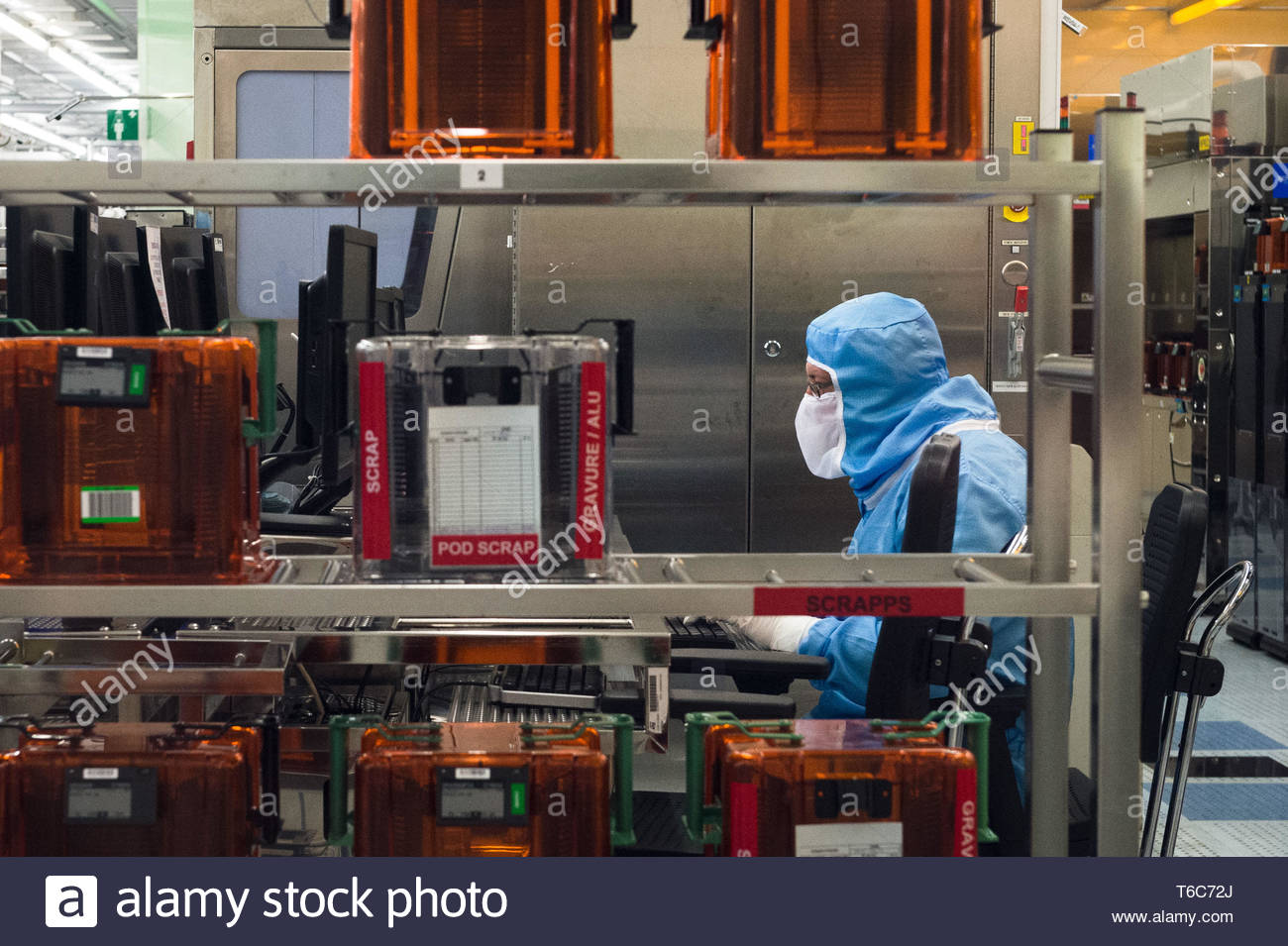 Semiconductor Factory Stock Photos & Semiconductor Factory Stock Images ...