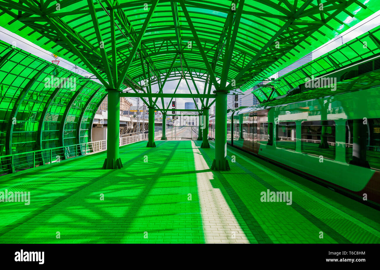Green modern train hi-res stock photography and images - Alamy