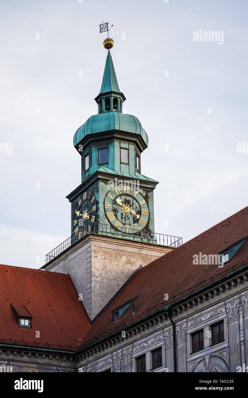 Kings hall palace emperor hi-res stock photography and images - Alamy