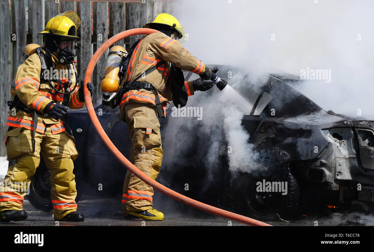 Uniform firemen hi-res stock photography and images - Alamy
