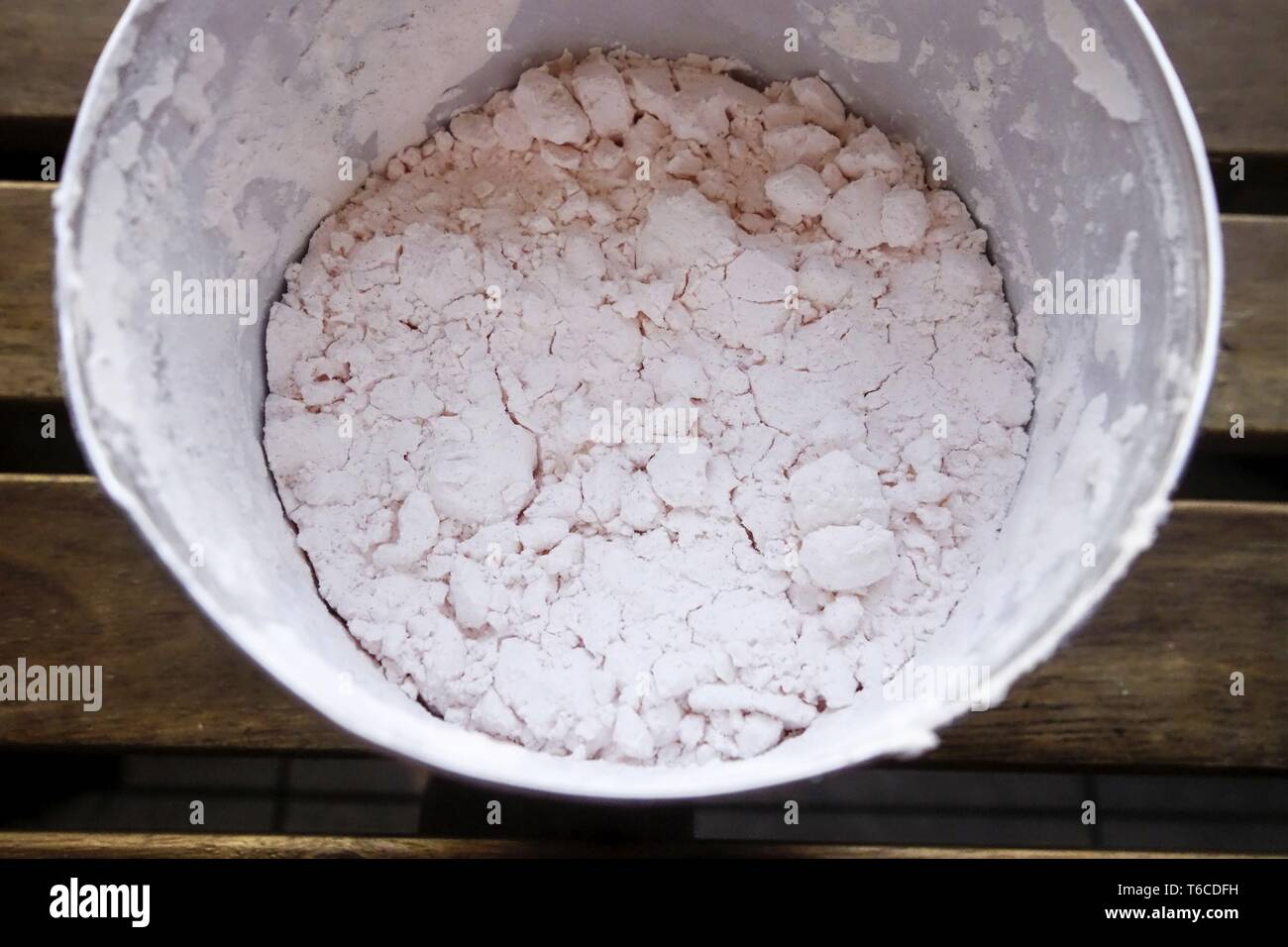 Open Carton of Birds custard powder Stock Photo - Alamy