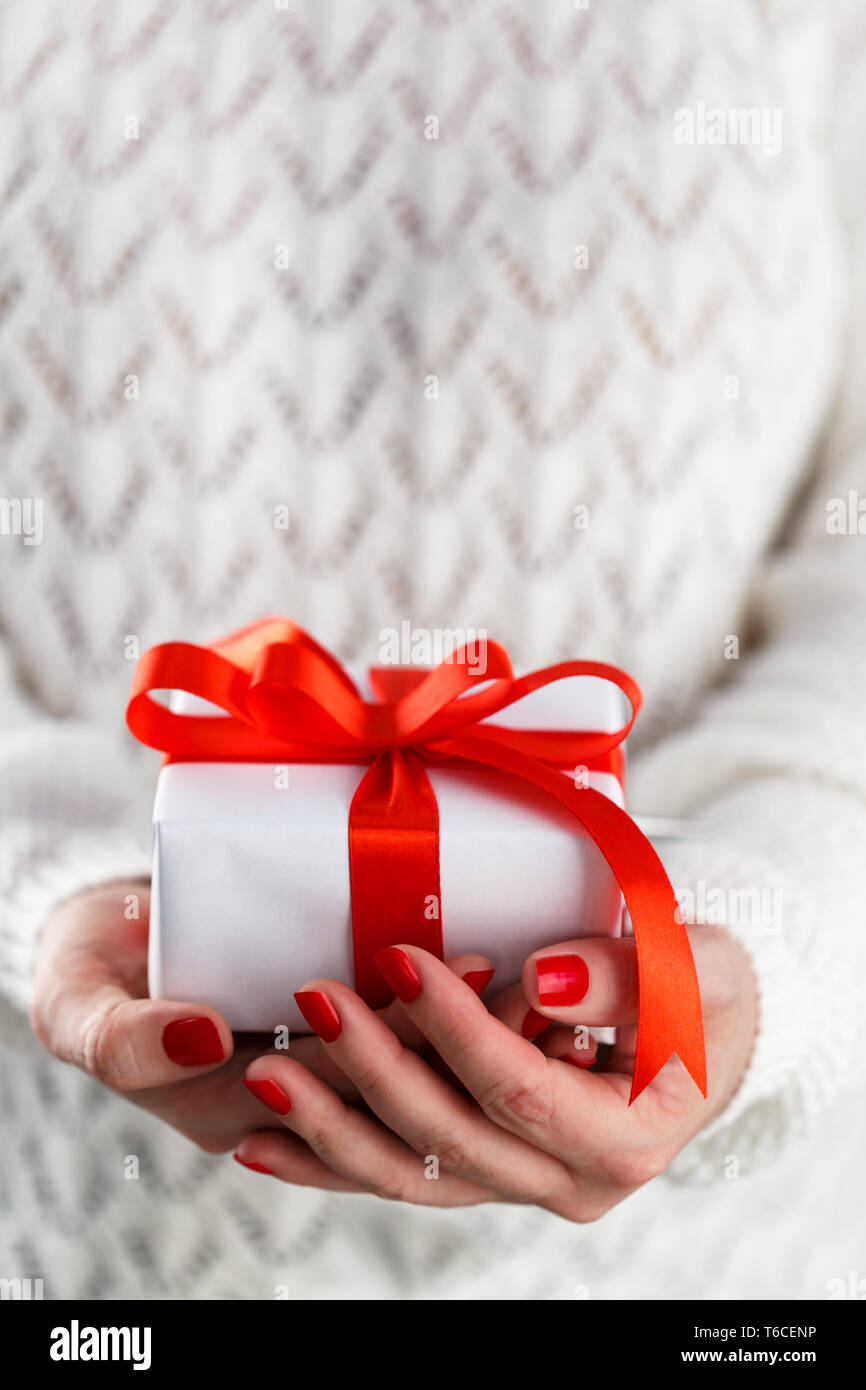 Woman small gift box hi-res stock photography and images - Alamy