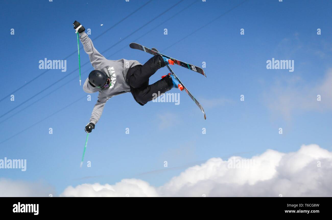 Military show jumping hi-res stock photography and images - Alamy