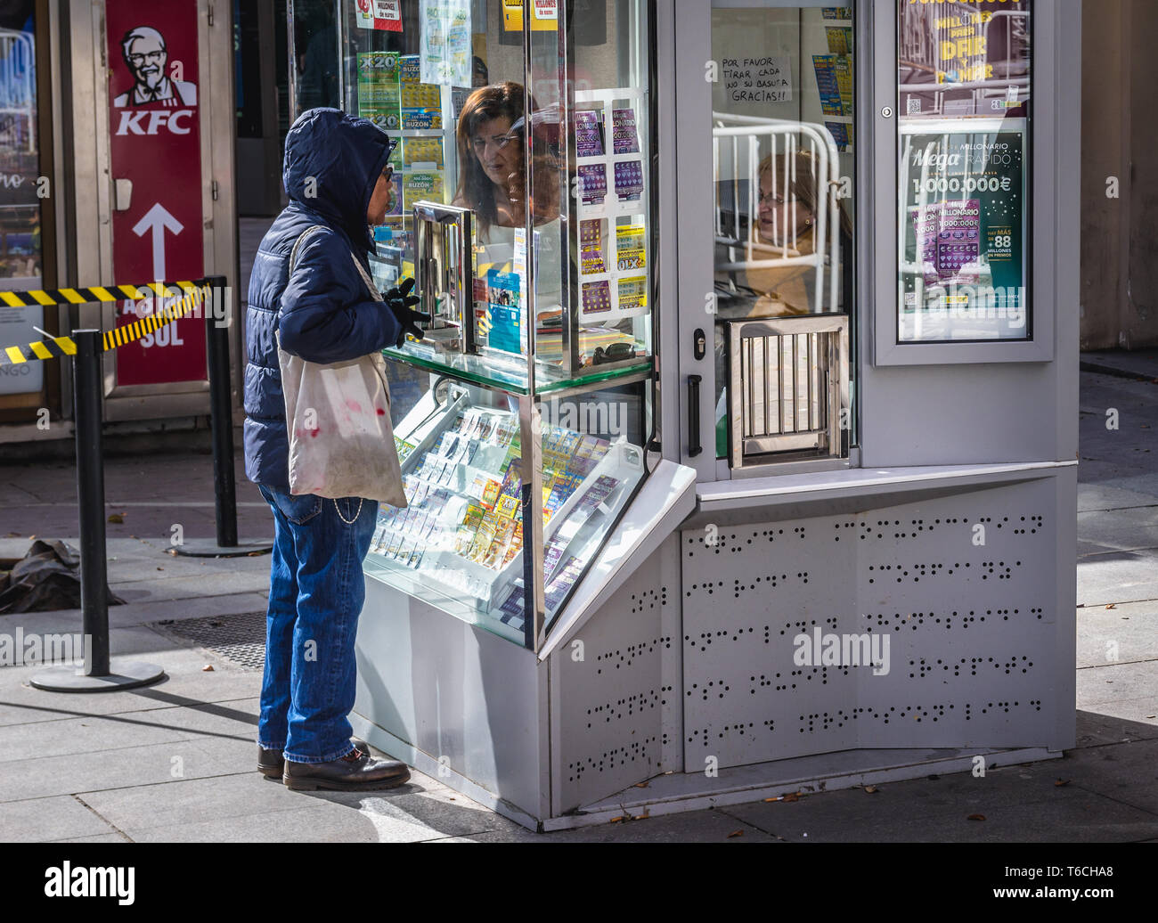 Lottery booth on Plaza del Callao in Madrid, Spain Stock Photo - Alamy