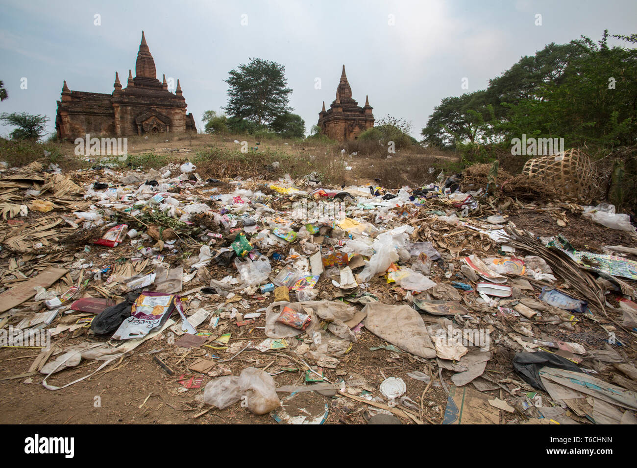 Piled garbage hi-res stock photography and images - Alamy