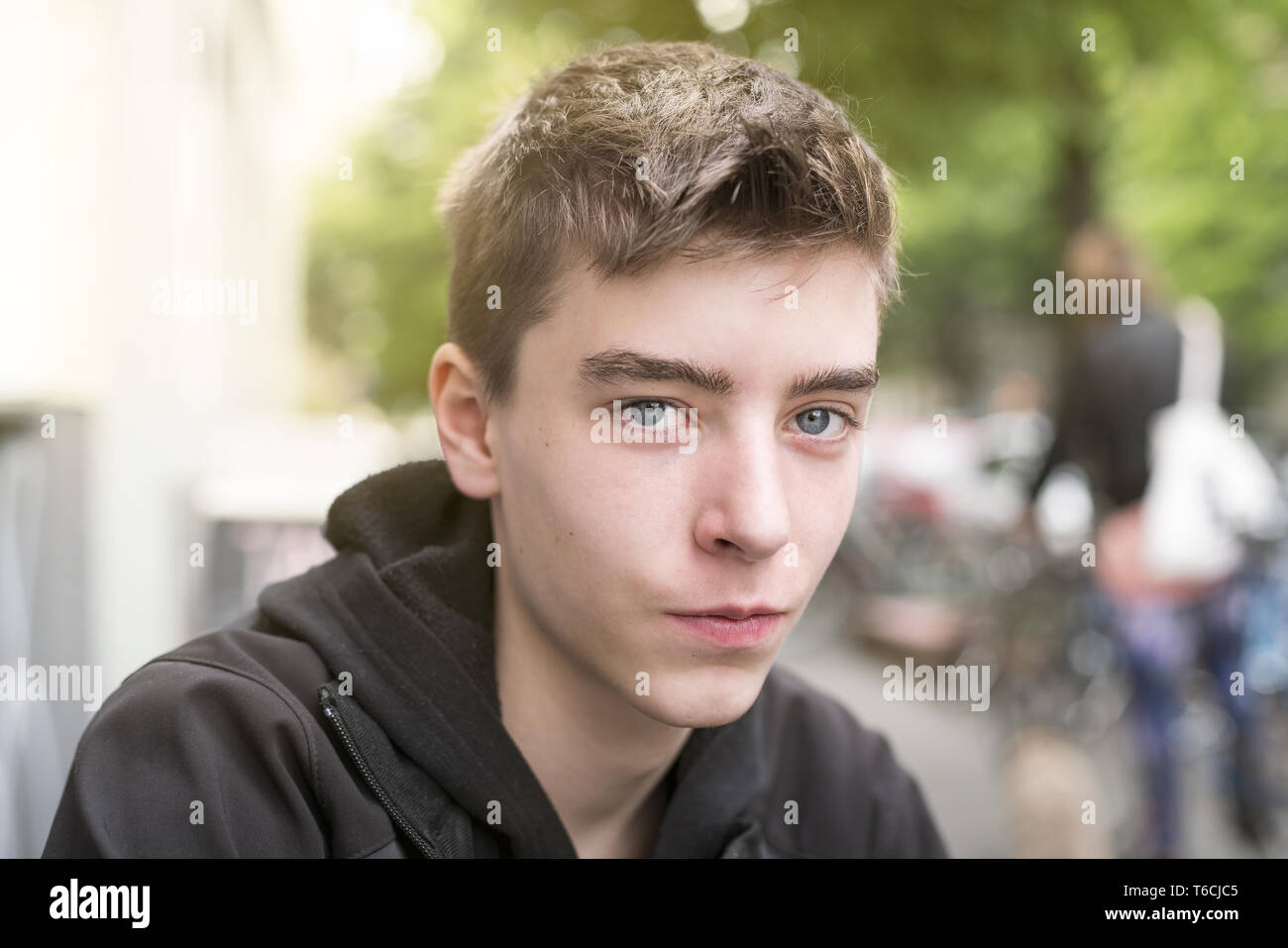 Man street portrait hi-res stock photography and images - Alamy