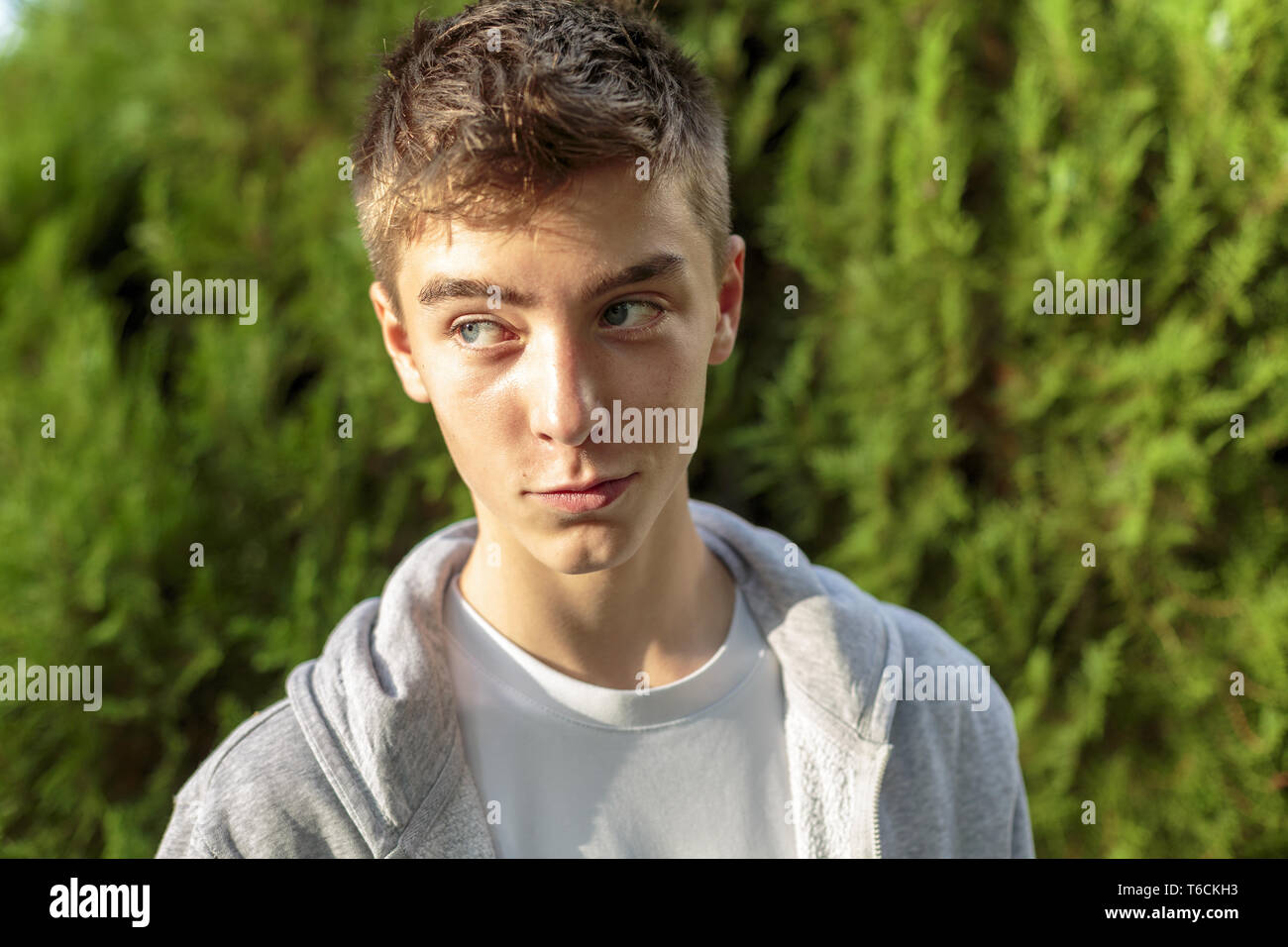 Man green nature background hi-res stock photography and images - Alamy