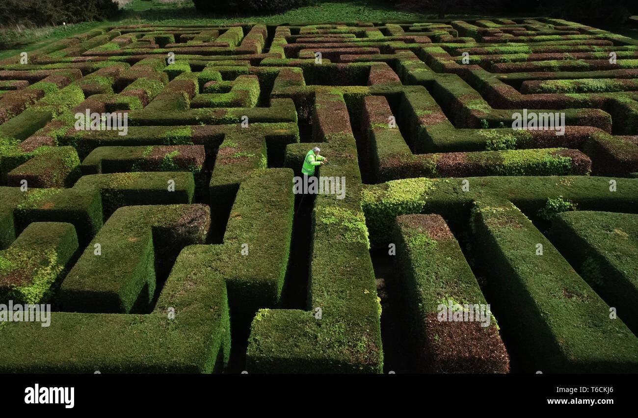 RETRANSMITTED CORRECTING CAPTION Gardner Eric Drennon give the maze at ...