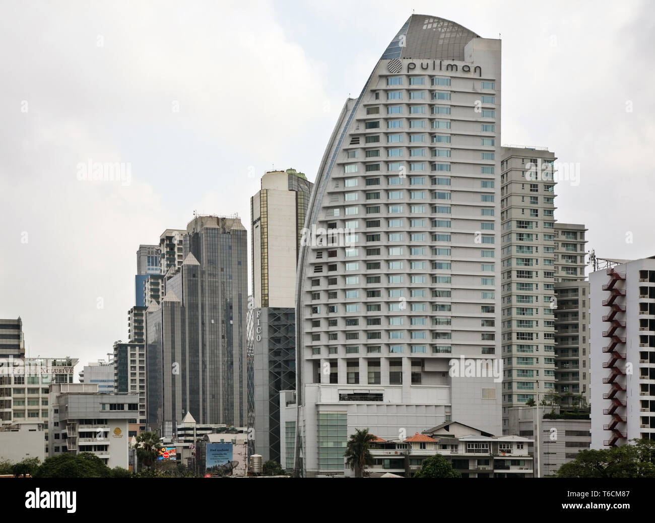 Watthana District of Bangkok. Kingdom of Thailand Stock Photo - Alamy