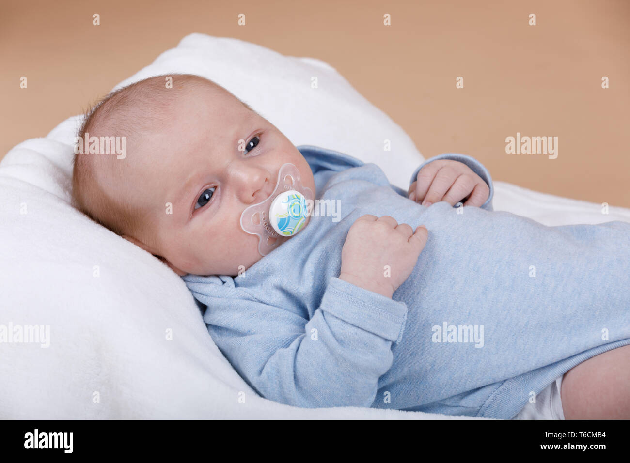 looking newborn baby Stock Photo - Alamy