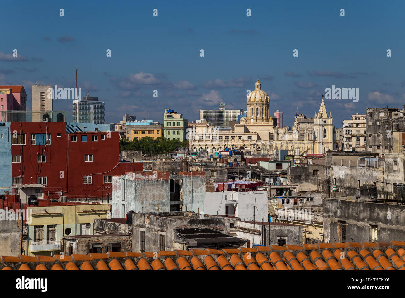 Havana roofs hi-res stock photography and images - Alamy