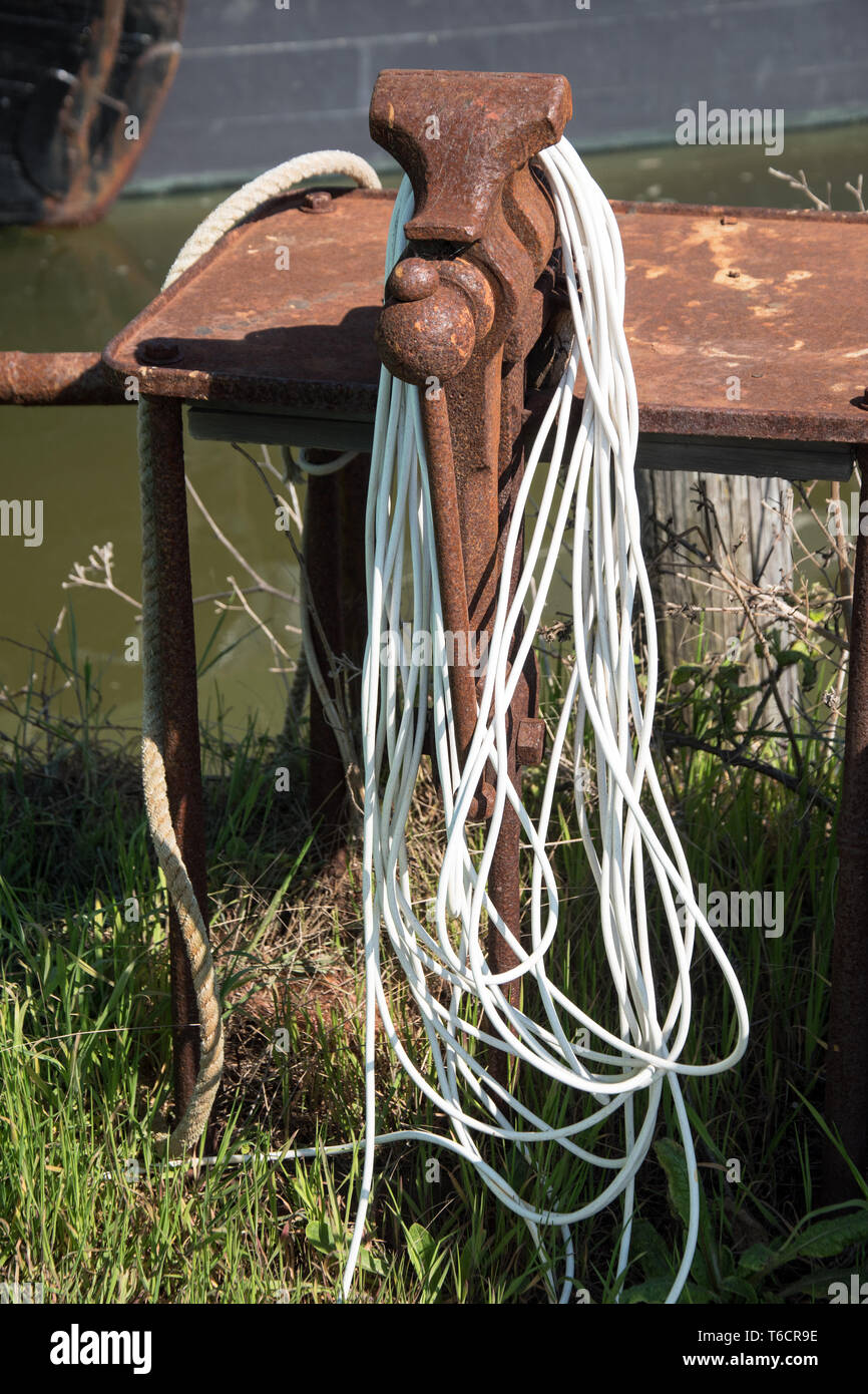 Rusty vice hi-res stock photography and images - Alamy