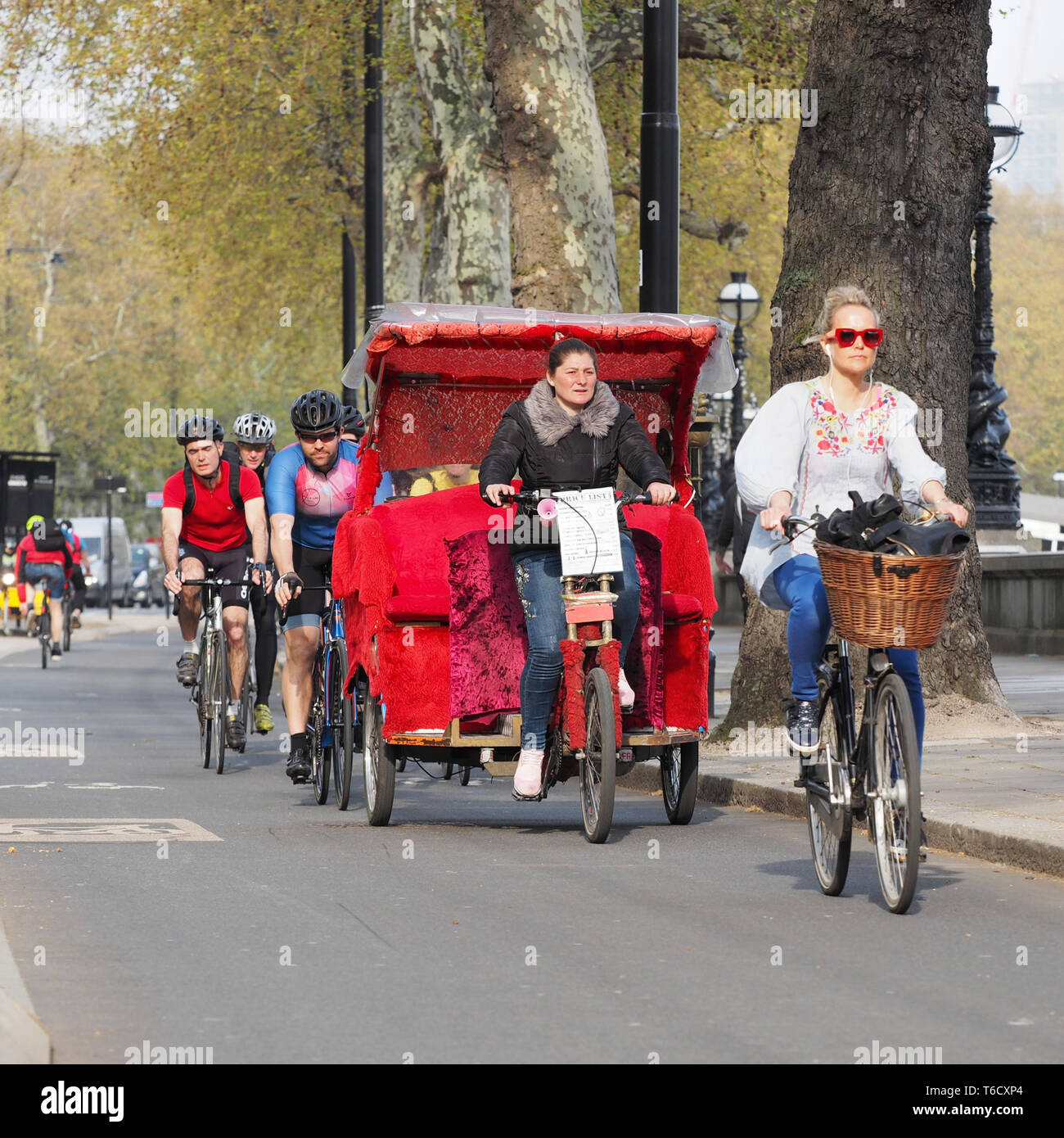 Bicycle rickshaw in london hi-res stock photography and images - Alamy