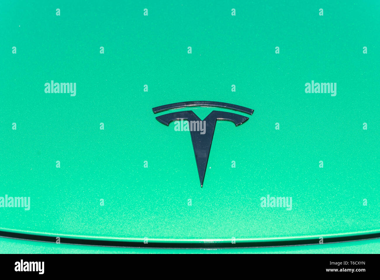 Tesla Logo High Resolution Stock Photography and Images - Alamy