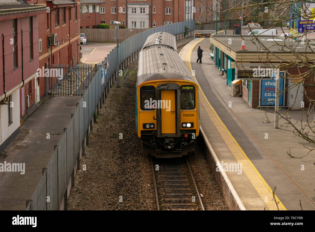 Penarth train station hi-res stock photography and images - Alamy