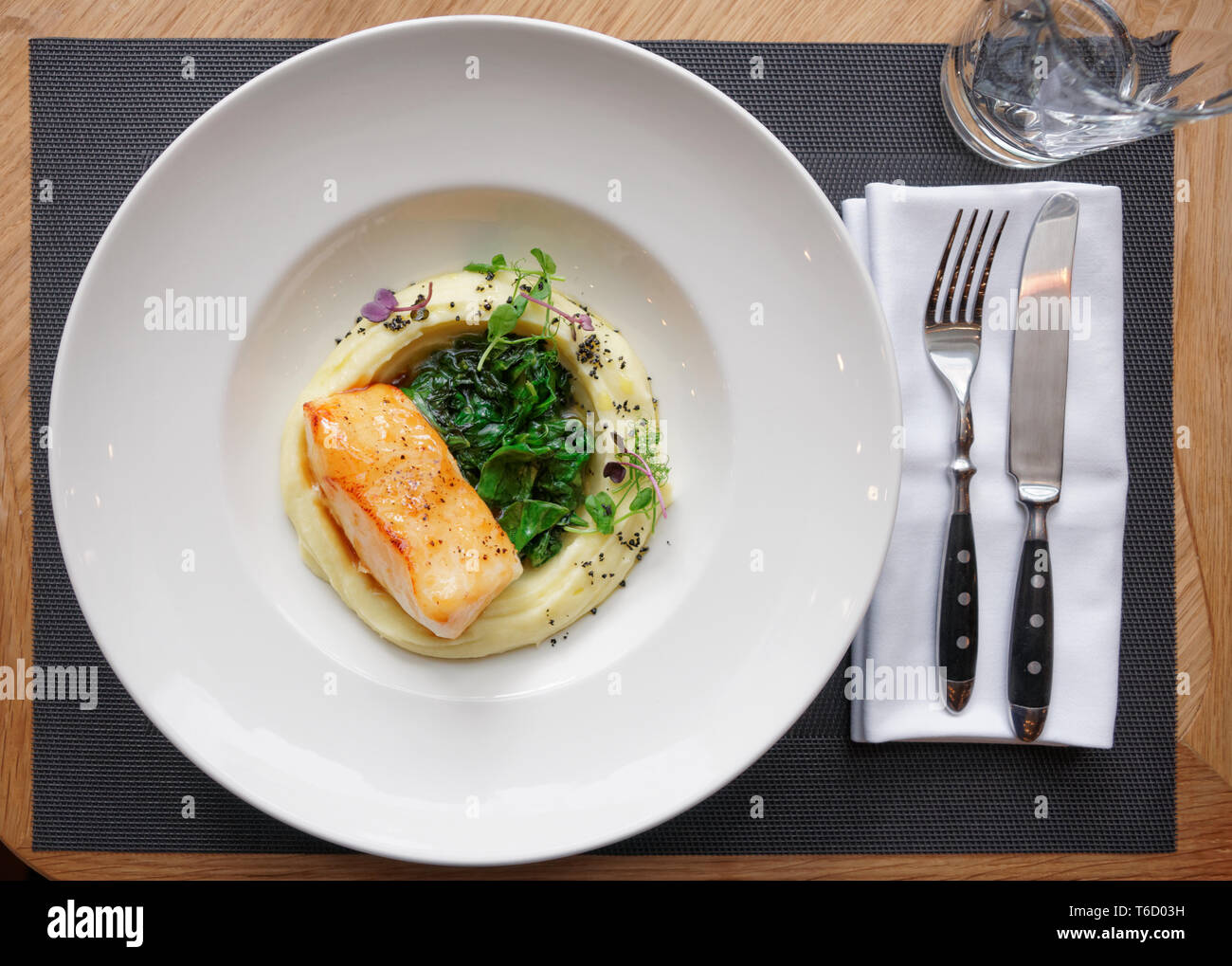 Fish fillet mash potato on hi-res stock photography and images - Alamy