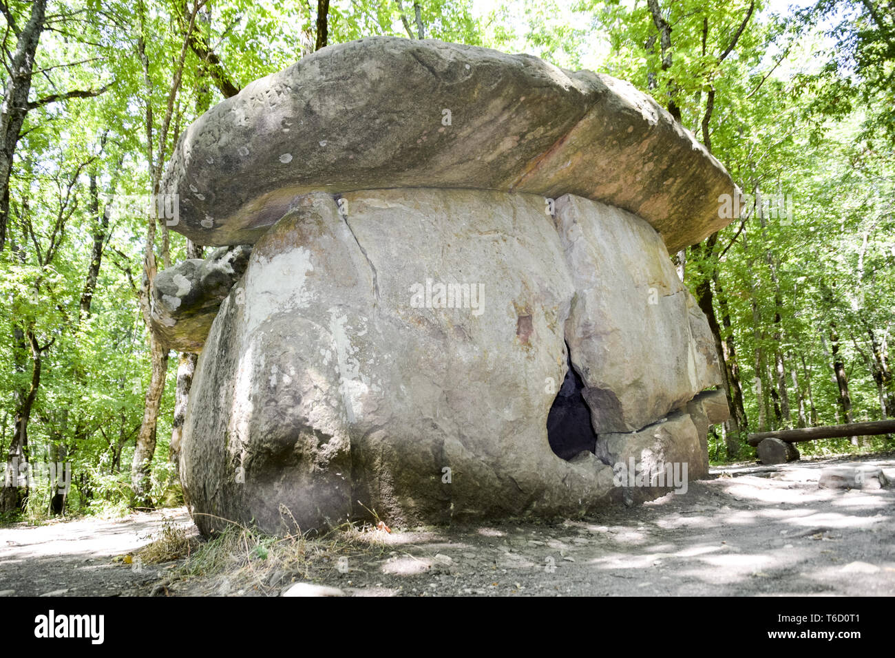 Big Shapsug dolmen Stock Photo - Alamy