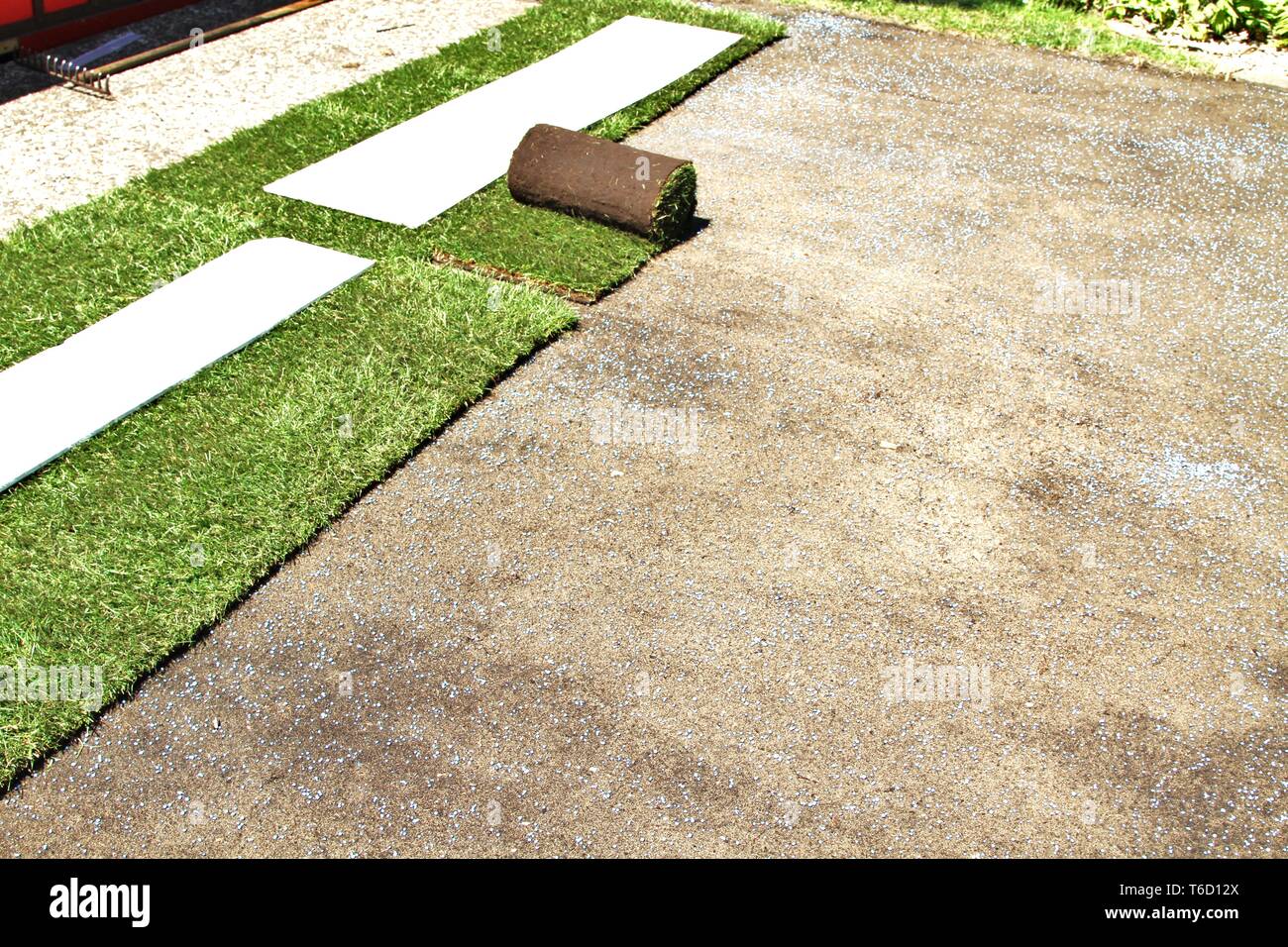 Lay on ground hi-res stock photography and images - Alamy