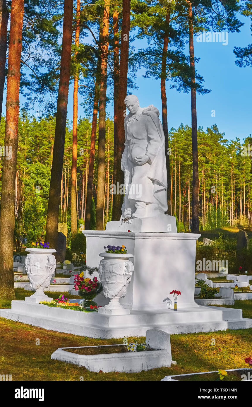 Monument of the red army hi-res stock photography and images - Alamy