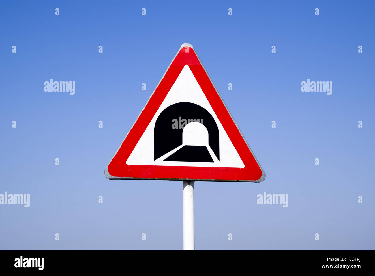 Tunnel road sign hi-res stock photography and images - Alamy