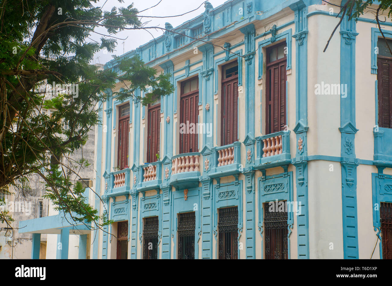 Classic blue building hi-res stock photography and images - Alamy