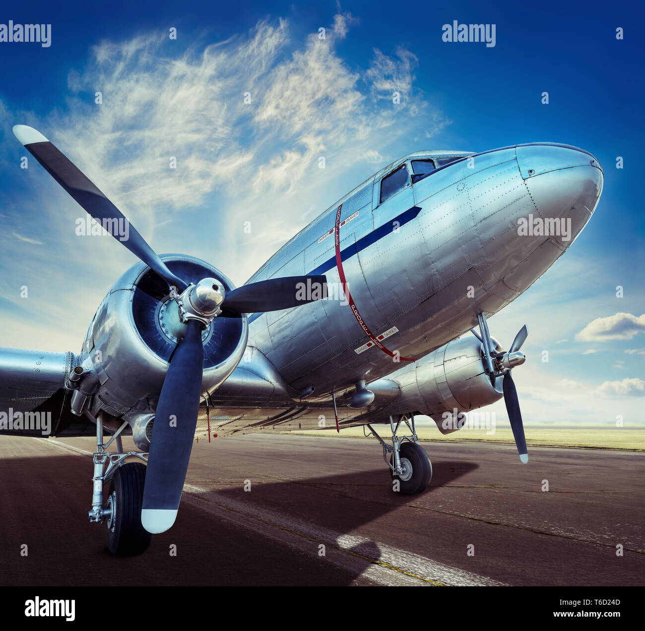 Aircraft for scrap hi-res stock photography and images - Alamy