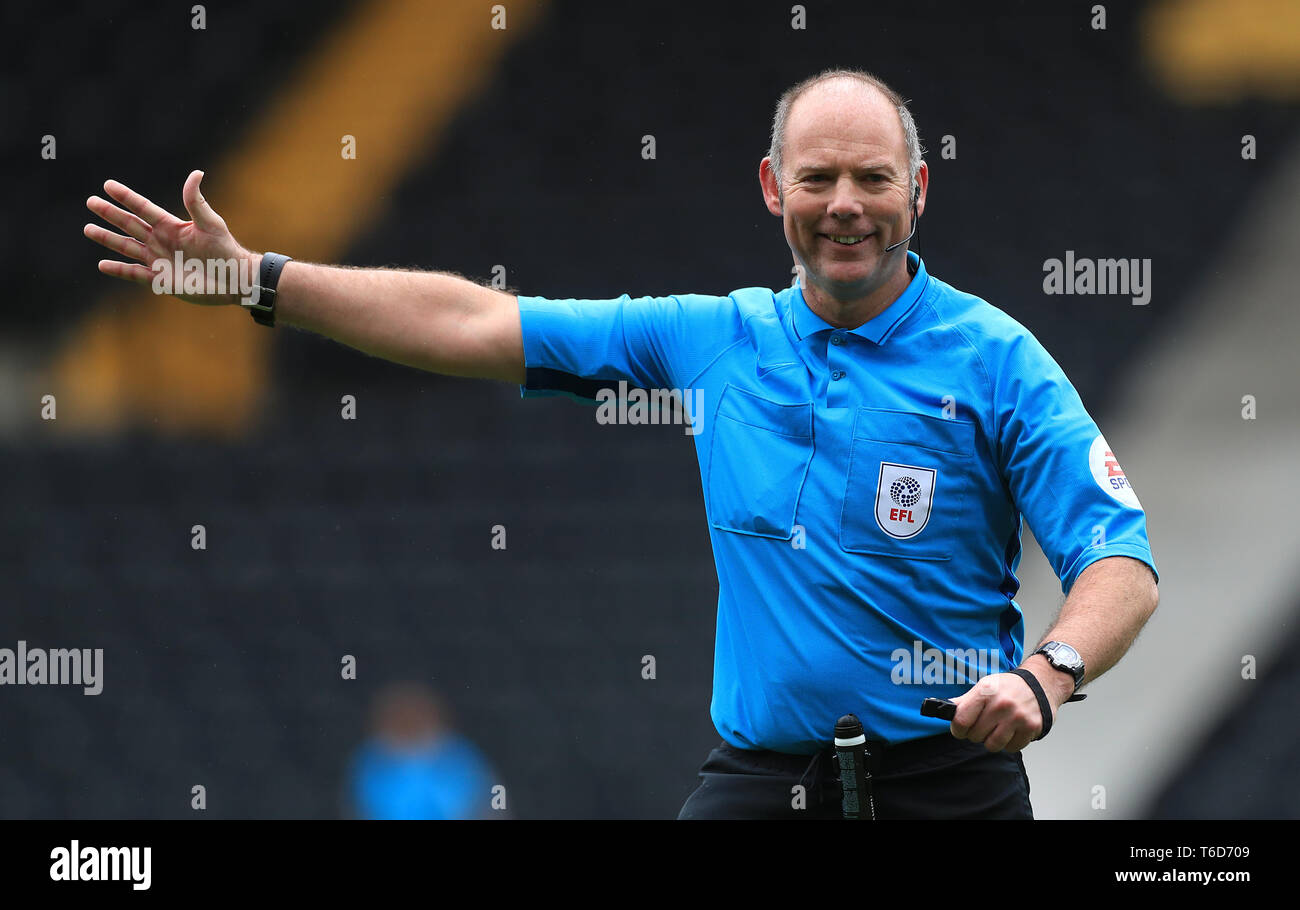 Match referee andy haines hi-res stock photography and images - Alamy