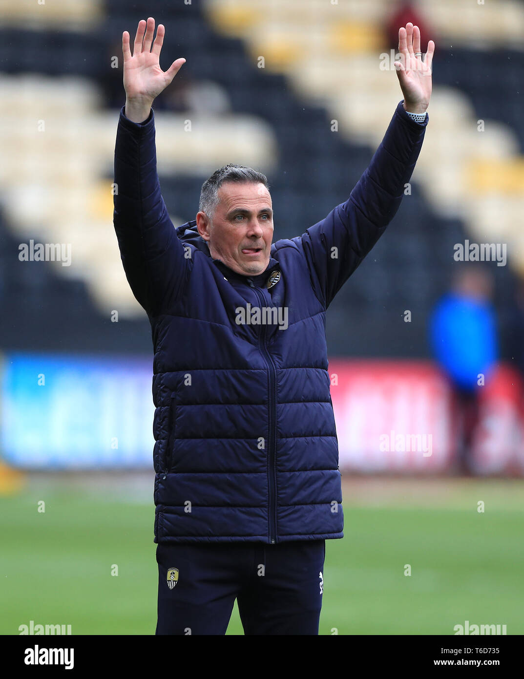 Notts county coach hi-res stock photography and images - Alamy