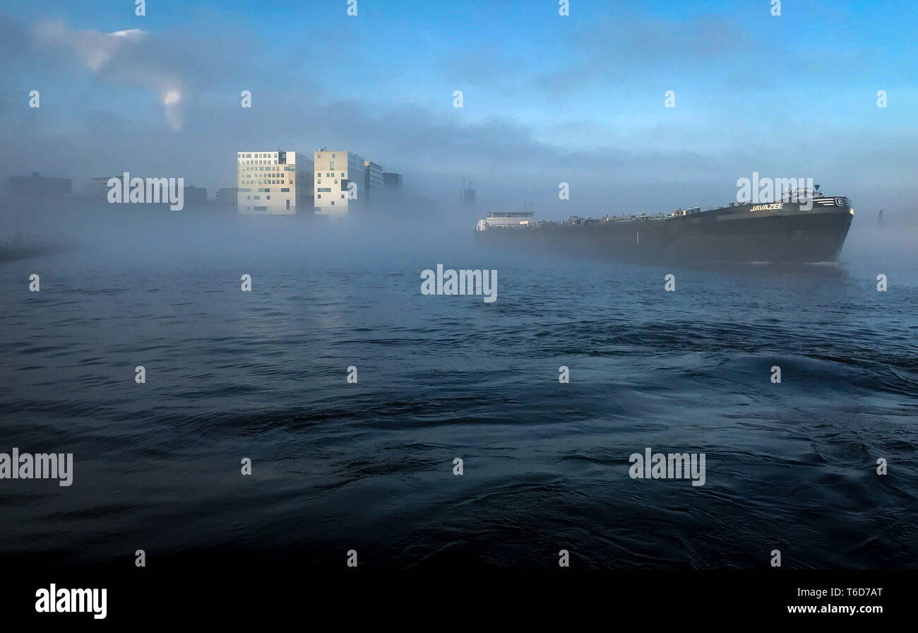 Ocean mist boat hi-res stock photography and images - Alamy