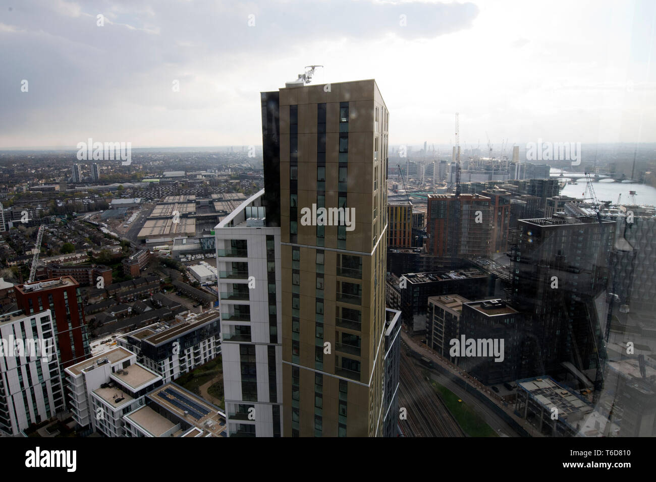 One nine elms city tower hi-res stock photography and images - Alamy