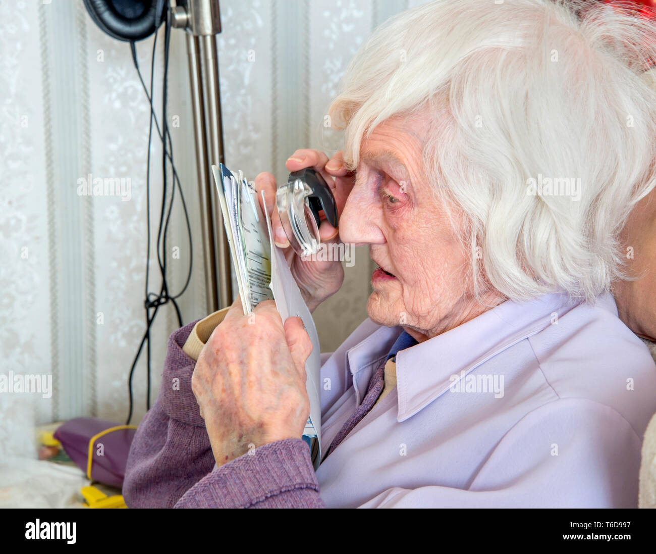 Visual impaired hi-res stock photography and images - Alamy