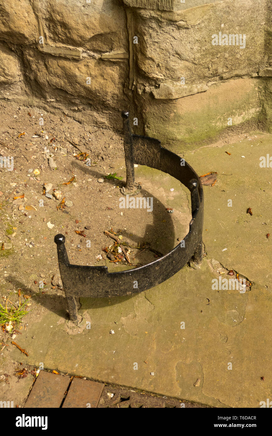 Metal boot scraper hi-res stock photography and images - Alamy