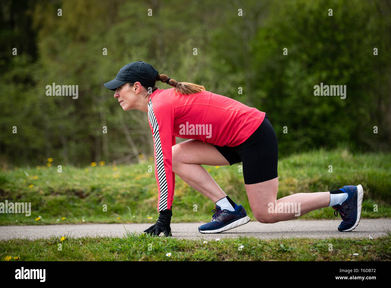 Women getting ready fun hi-res stock photography and images - Alamy