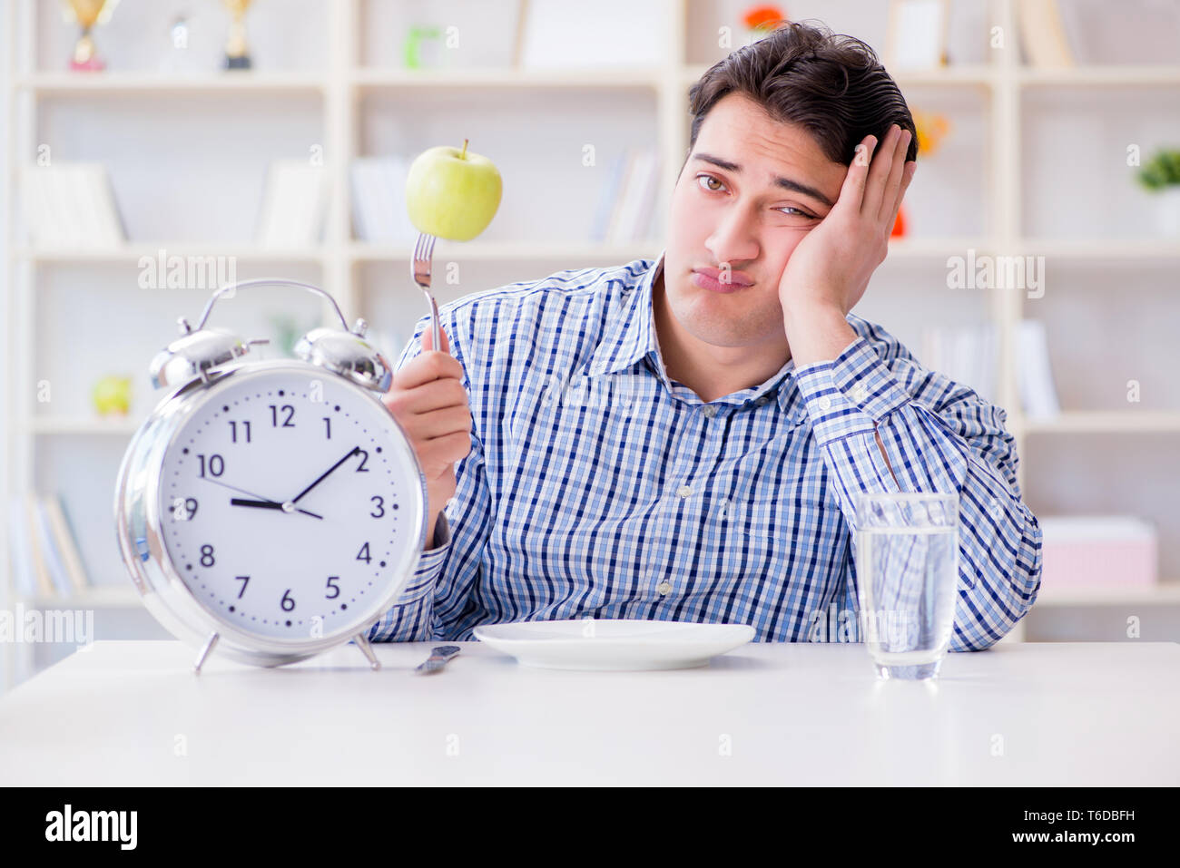 Concept of slow service in the restaurant Stock Photo - Alamy