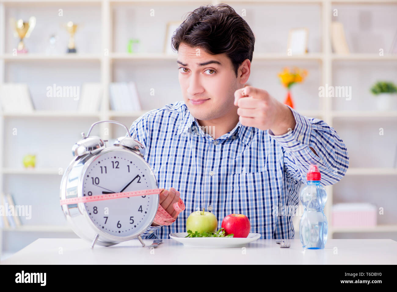 Concept of slow service in the restaurant Stock Photo - Alamy