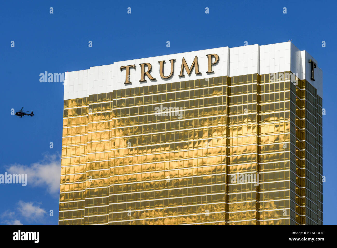 Helicopter hotel hi-res stock photography and images - Alamy