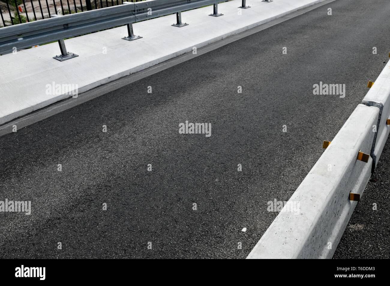 Completely renovated bridge half Stock Photo - Alamy