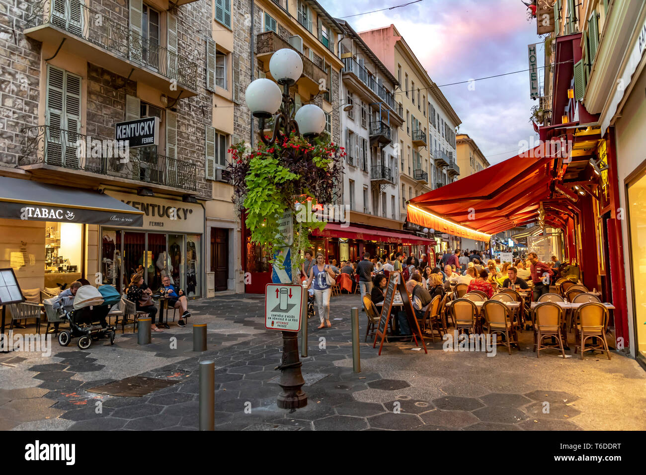 Restaurant evening nice france hi-res stock photography and images - Alamy
