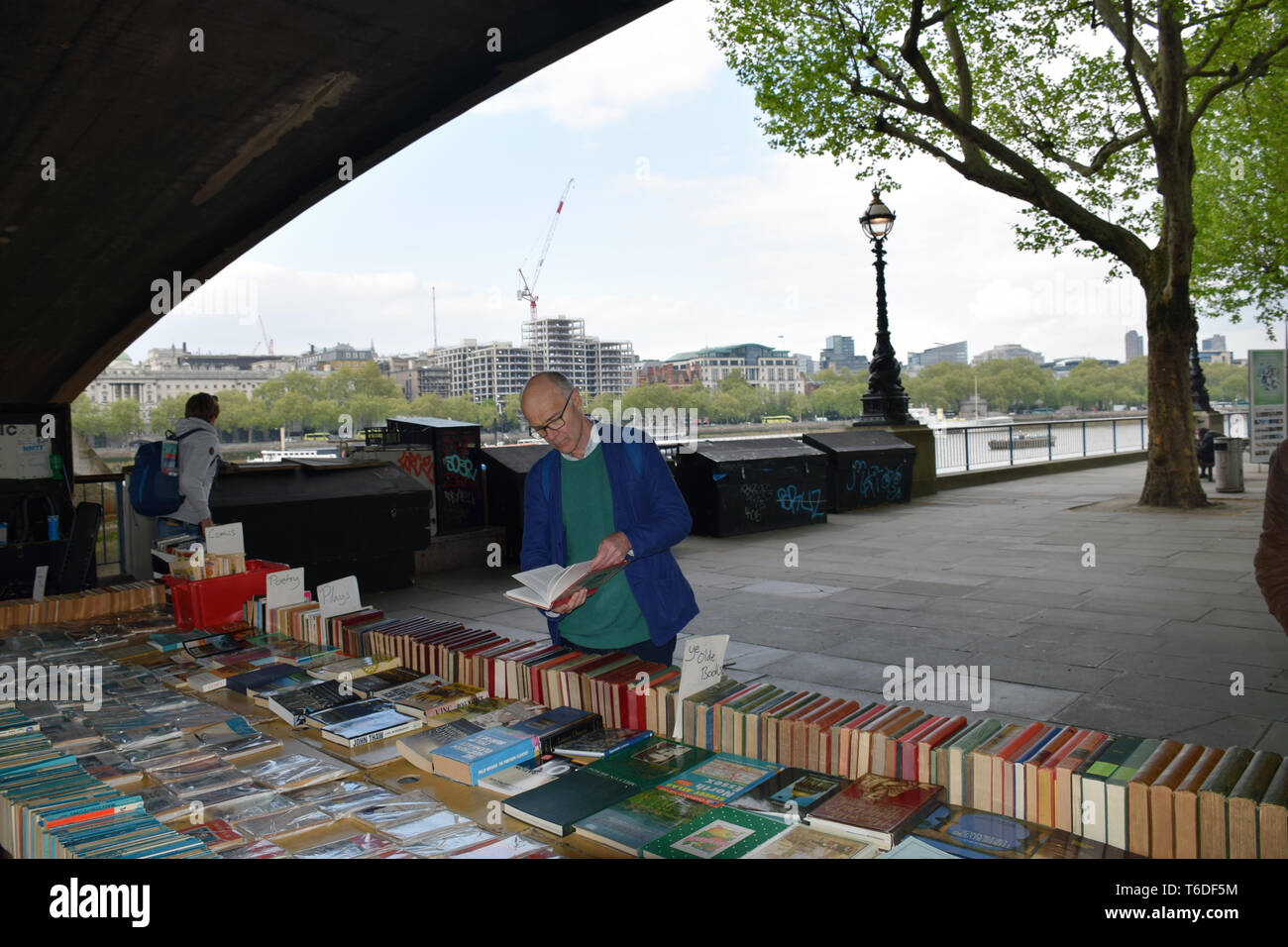Second Hand Book Stall High Resolution Stock Photography and Images - Alamy
