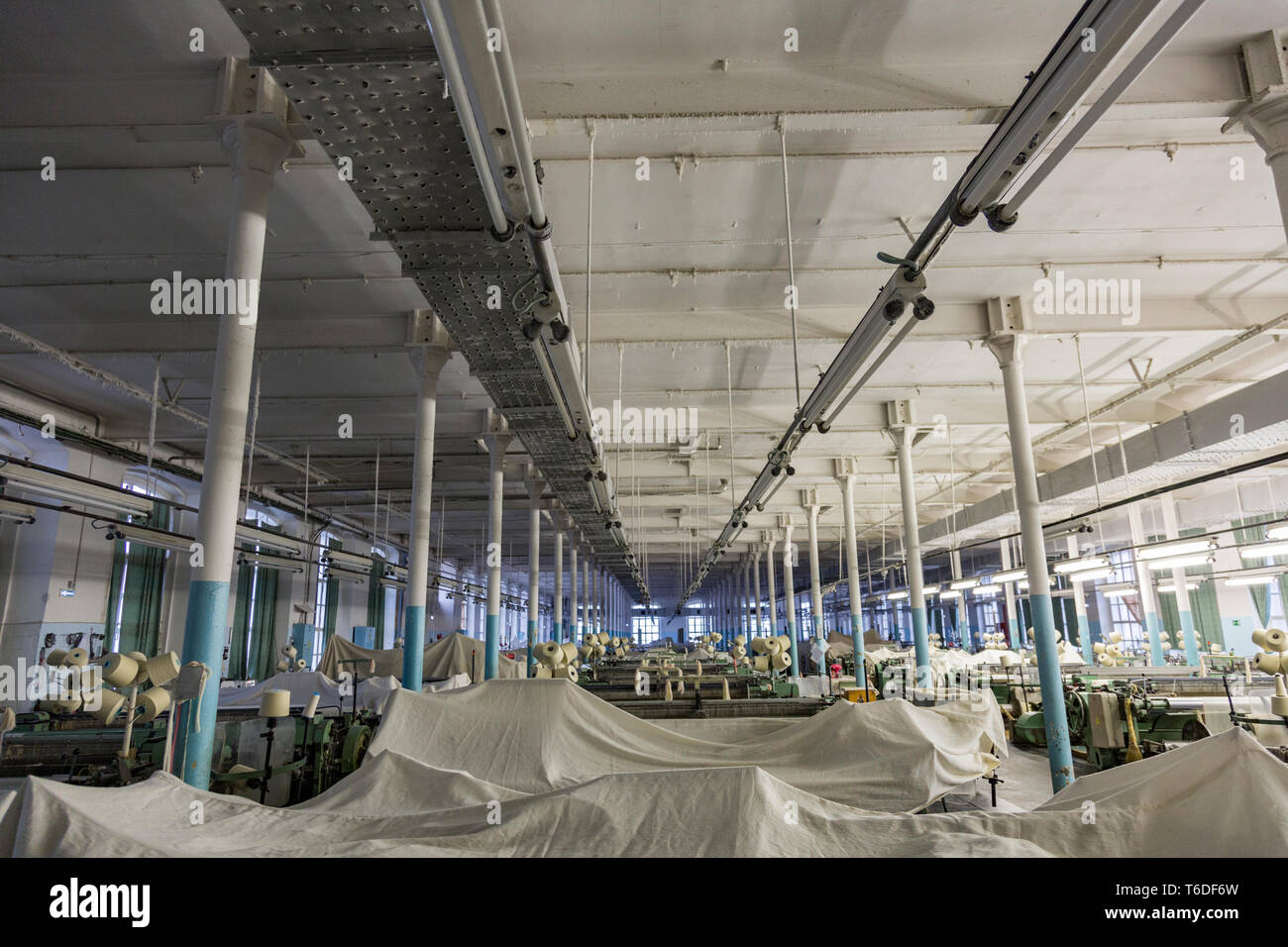 Old machine shop factory hi-res stock photography and images - Alamy