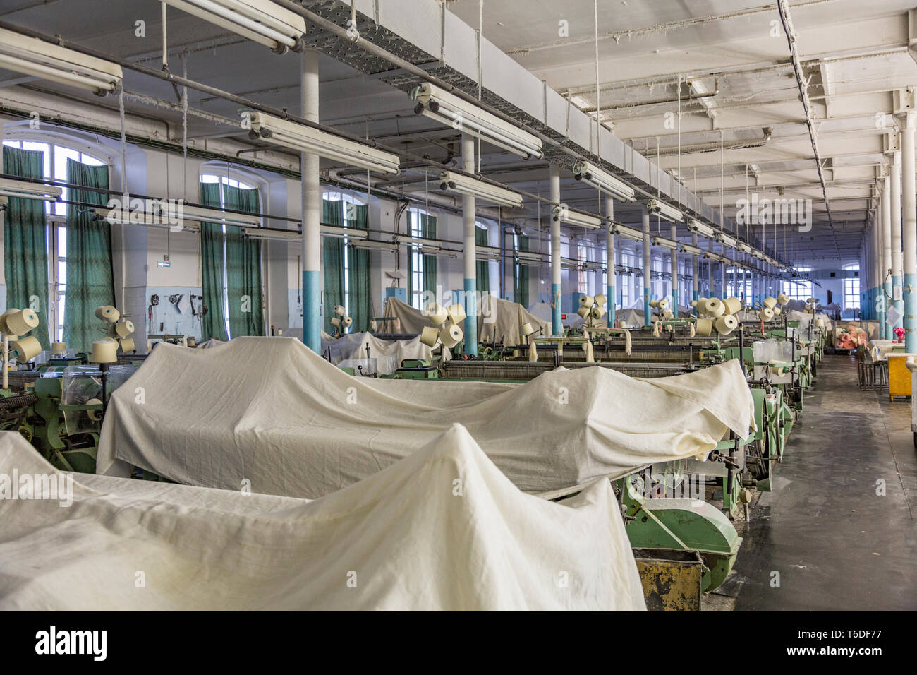 Old weaving factory workshop Stock Photo - Alamy