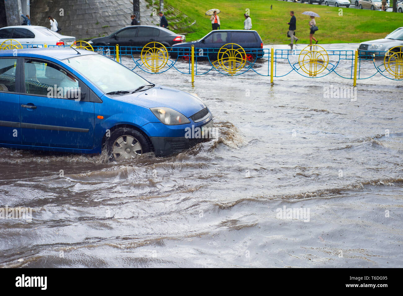 Car traffic problem. Flooded road Stock Photo - Alamy