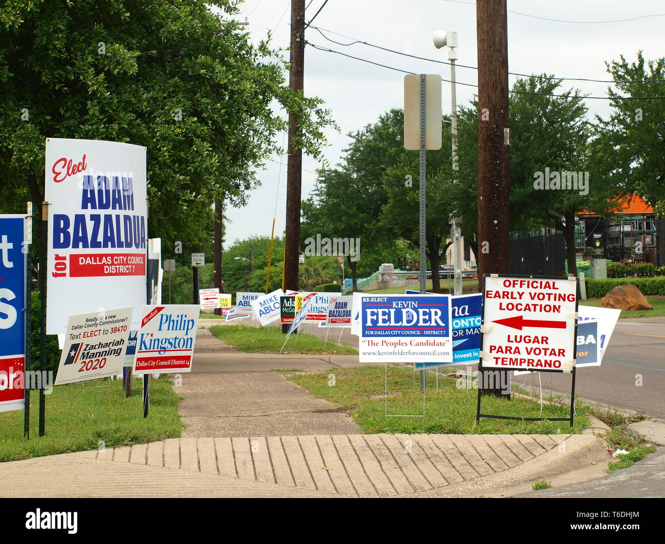 Early voting locations hi-res stock photography and images - Alamy