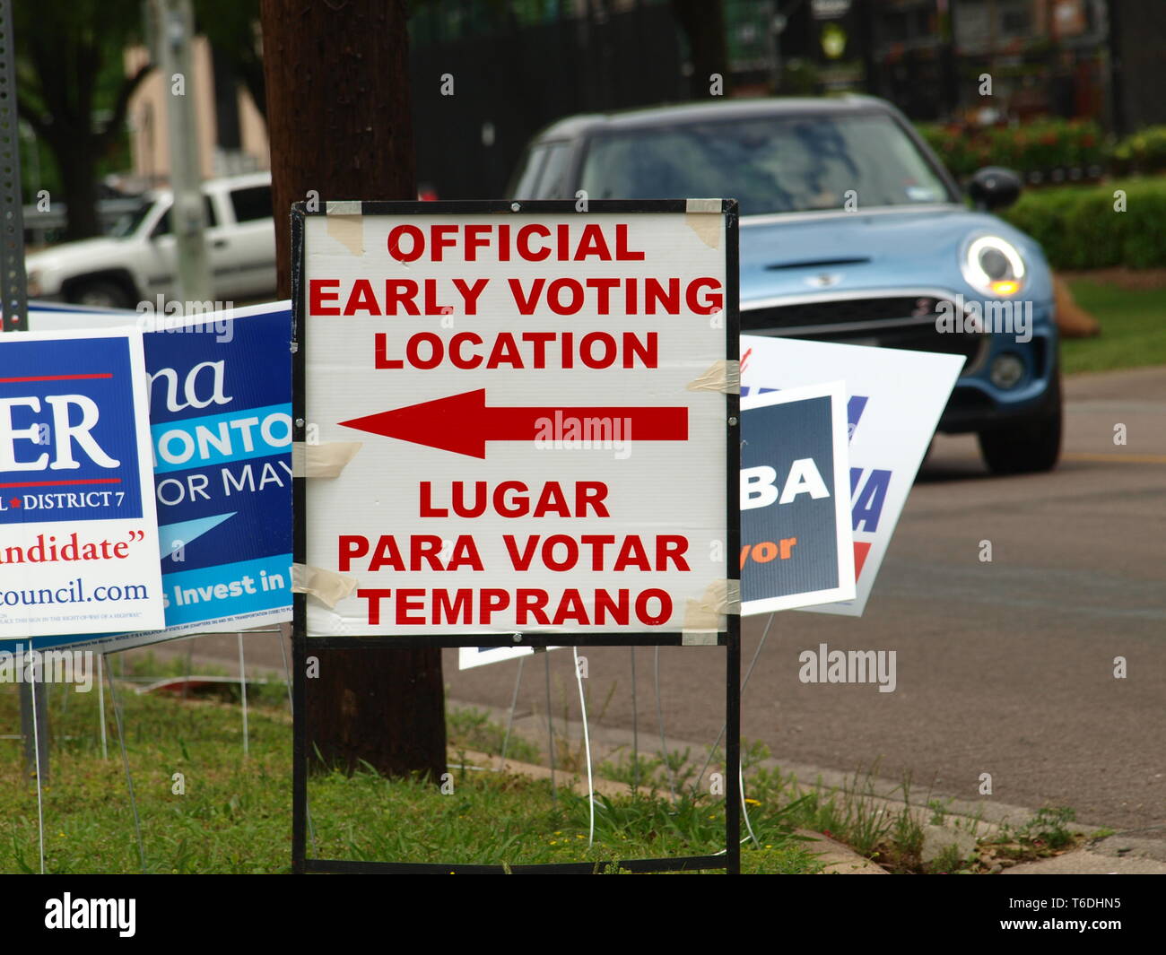 Early voting locations hi-res stock photography and images - Alamy
