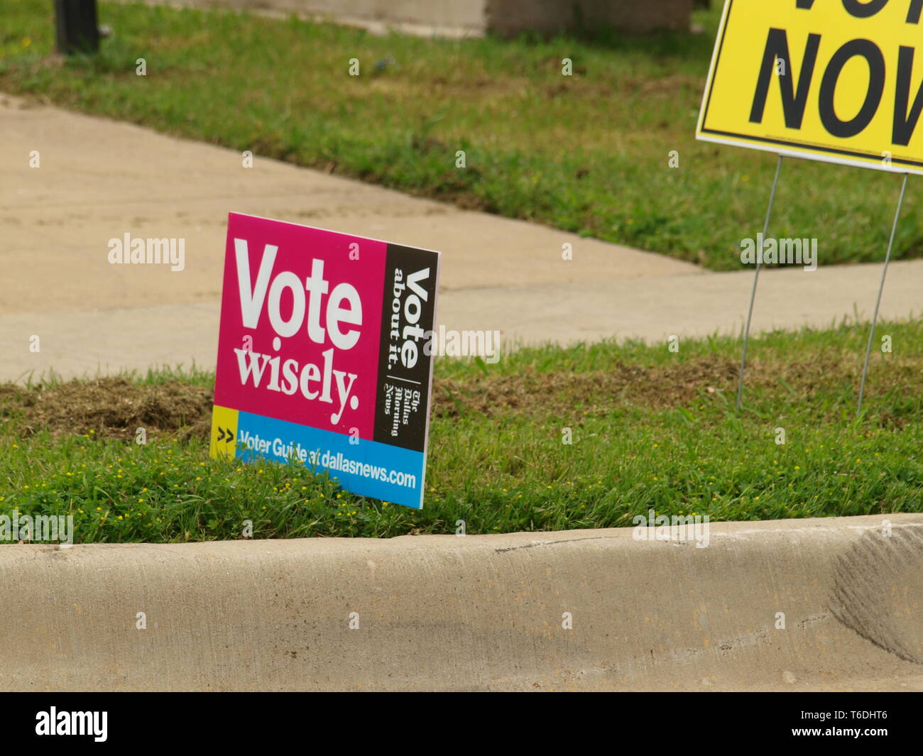 Early voting locations hi-res stock photography and images - Alamy