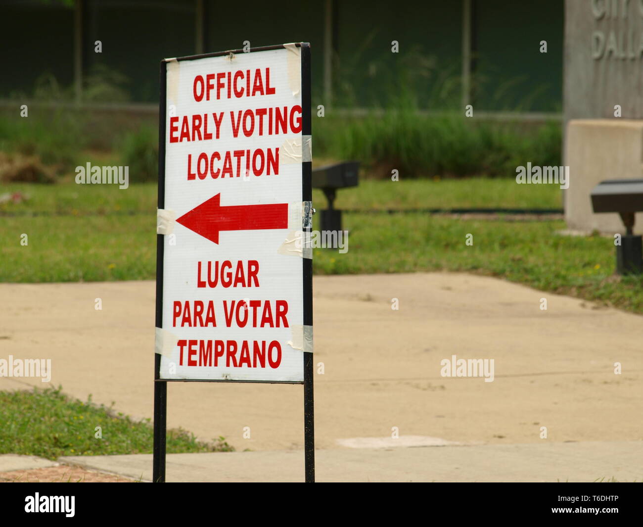 Voting centers hi-res stock photography and images - Alamy